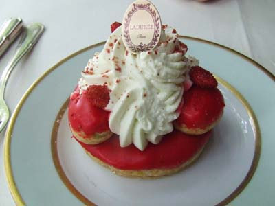 Papillon Bleu UK: My new mini Ladurée Saint Honoré